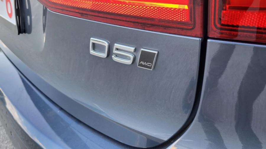 Zils Volvo V90 2018 Rīga, ar dzinēja tilpumu 2.00 L un nobraukumu 198 tūkst. km par 23500 €, foto 35 vietnē AUTOMOTO.COM.LV