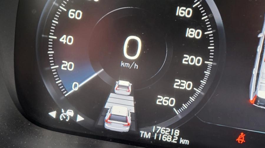 Zils Volvo V90 2018 Rīga, ar dzinēja tilpumu 2.00 L un nobraukumu 198 tūkst. km par 23500 €, foto 38 vietnē AUTOMOTO.COM.LV