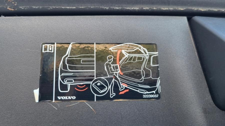 Zils Volvo V90 2018 Rīga, ar dzinēja tilpumu 2.00 L un nobraukumu 198 tūkst. km par 23500 €, foto 39 vietnē AUTOMOTO.COM.LV