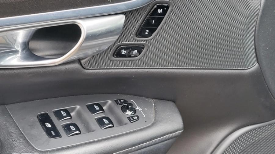 Zils Volvo V90 2018 Rīga, ar dzinēja tilpumu 2.00 L un nobraukumu 198 tūkst. km par 23500 €, foto 43 vietnē AUTOMOTO.COM.LV