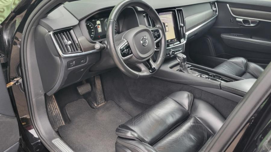 Zils Volvo V90 2018 Rīga, ar dzinēja tilpumu 2.00 L un nobraukumu 198 tūkst. km par 23500 €, foto 45 vietnē AUTOMOTO.COM.LV