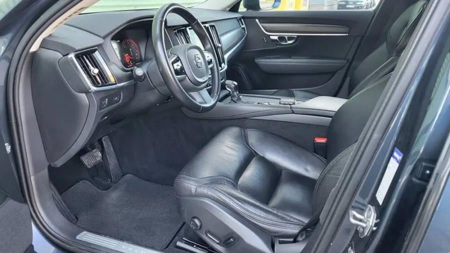 Zils Volvo V90 2018 Rīga, ar dzinēja tilpumu 2.00 L un nobraukumu 198 tūkst. km par 23500 €, foto 6 vietnē AUTOMOTO.COM.LV