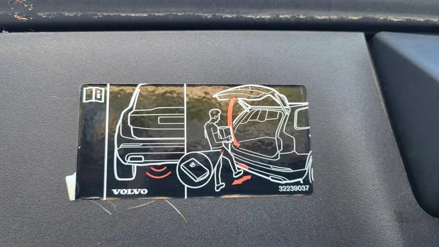 Zils Volvo V90 2018 Rīga, ar dzinēja tilpumu 2.00 L un nobraukumu 198 tūkst. km par 23500 €, foto 15 vietnē AUTOMOTO.COM.LV