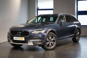 Blue Volvo V90 2018 in Vilnius, with an engine capacity of 1.97 L and mileage of 163 thousand km for 24900 €, photo  on AUTOMOTO.COM.LV