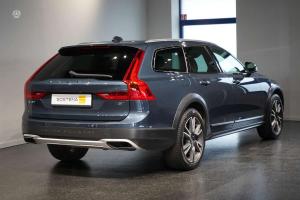 Blue Volvo V90 2018 in Vilnius, with an engine capacity of 1.97 L and mileage of 163 thousand km for 24900 €, photo 4 on AUTOMOTO.COM.LV