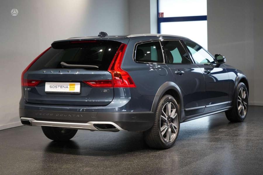 Blue Volvo V90 2018 in Vilnius, with an engine capacity of 1.97 L and mileage of 163 thousand km for 24900 €, photo 4 on AUTOMOTO.COM.LV