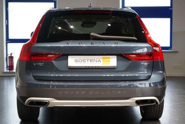 Blue Volvo V90 2018 in Vilnius, with an engine capacity of 1.97 L and mileage of 163 thousand km for 24900 €, photo 7 on AUTOMOTO.COM.LV
