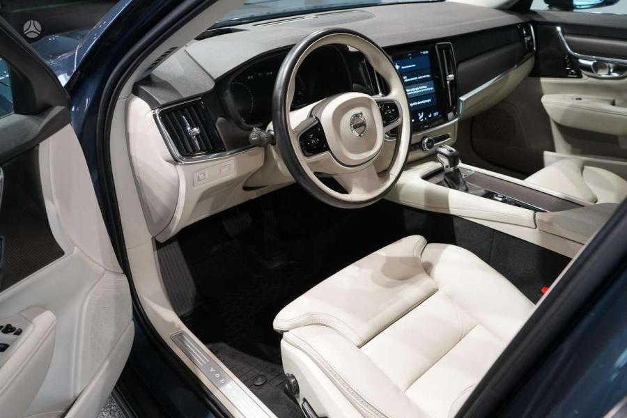 Blue Volvo V90 2018 in Vilnius, with an engine capacity of 1.97 L and mileage of 163 thousand km for 24900 €, photo 9 on AUTOMOTO.COM.LV