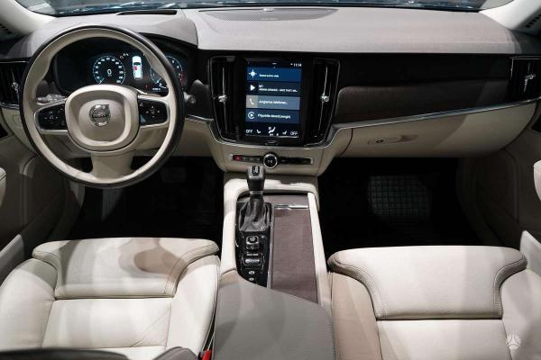 Blue Volvo V90 2018 in Vilnius, with an engine capacity of 1.97 L and mileage of 163 thousand km for 24900 €, photo 10 on AUTOMOTO.COM.LV