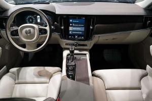Blue Volvo V90 2018 in Vilnius, with an engine capacity of 1.97 L and mileage of 163 thousand km for 24900 €, photo 10 on AUTOMOTO.COM.LV