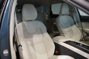 Blue Volvo V90 2018 in Vilnius, with an engine capacity of 1.97 L and mileage of 163 thousand km for 24900 €, photo 12 on AUTOMOTO.COM.LV