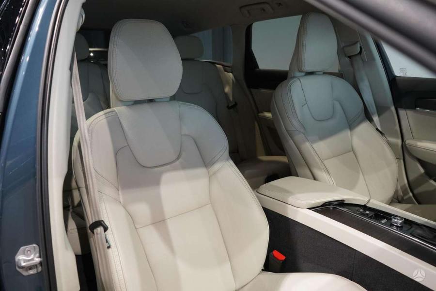 Blue Volvo V90 2018 in Vilnius, with an engine capacity of 1.97 L and mileage of 163 thousand km for 24900 €, photo 12 on AUTOMOTO.COM.LV