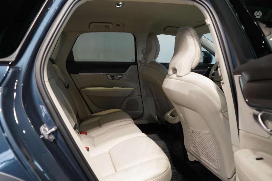 Blue Volvo V90 2018 in Vilnius, with an engine capacity of 1.97 L and mileage of 163 thousand km for 24900 €, photo 13 on AUTOMOTO.COM.LV