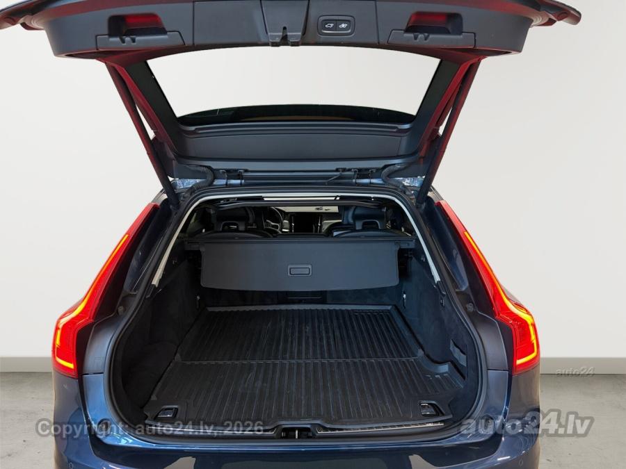 Zils Volvo V90 2018 Tallina, ar dzinēja tilpumu 2.00 L un nobraukumu 199 tūkst. km par 19900 €, foto 13 vietnē AUTOMOTO.COM.LV