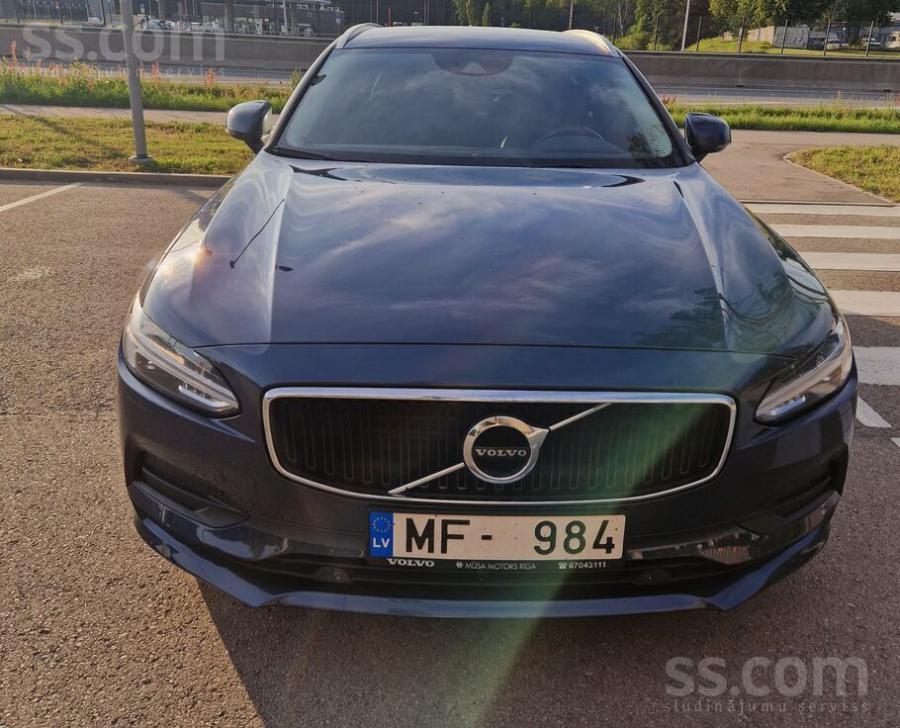 Blue Volvo V90 2019 in Riga, with an engine capacity of 2.00 L and mileage of 190 thousand km for 17500 €, photo 1 on AUTOMOTO.COM.LV