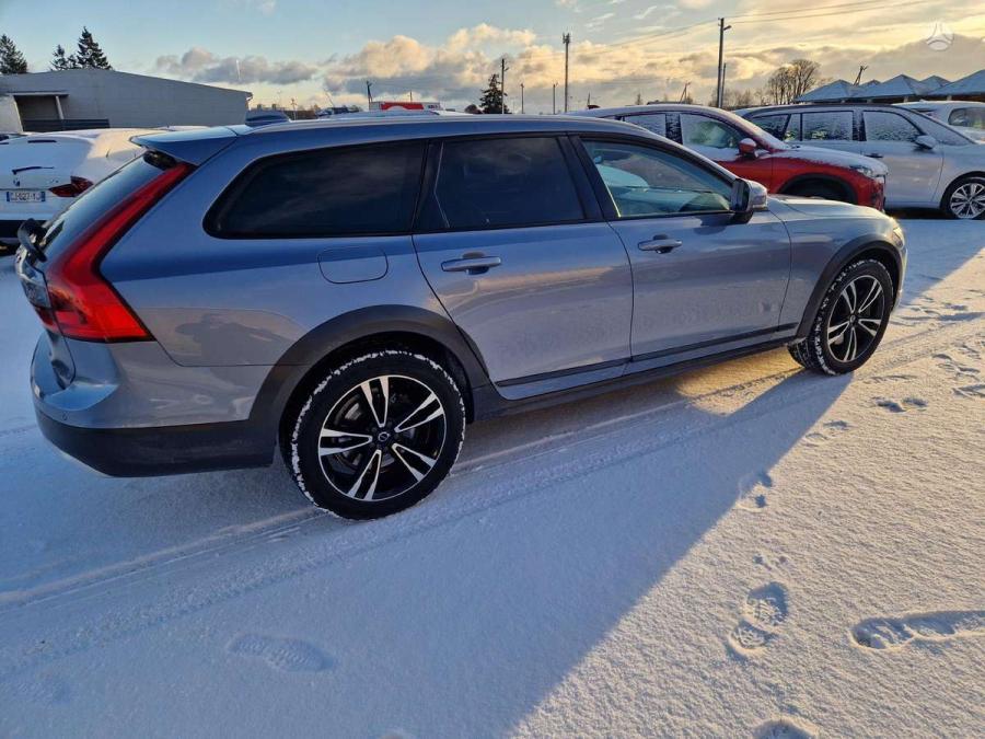 Zils Volvo V90 2019 Tauragė, ar dzinēja tilpumu 1.97 L un nobraukumu 239 tūkst. km par 20200 €, foto 4 vietnē AUTOMOTO.COM.LV