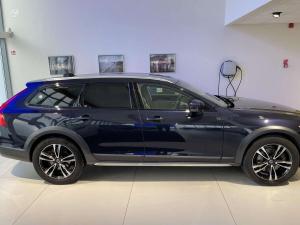 Blue Volvo V90 2019 in Klaipeda, with an engine capacity of 1.97 L and mileage of 132 thousand km for 28600 €, photo 2 on AUTOMOTO.COM.LV