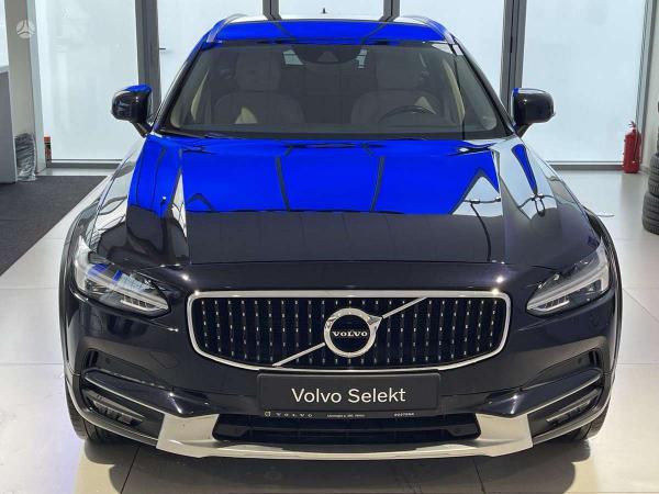 Blue Volvo V90 2019 in Klaipeda, with an engine capacity of 1.97 L and mileage of 132 thousand km for 28600 €, photo 5 on AUTOMOTO.COM.LV