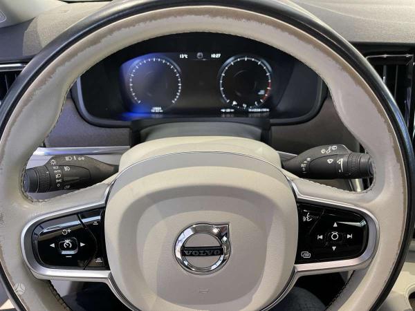 Blue Volvo V90 2019 in Klaipeda, with an engine capacity of 1.97 L and mileage of 132 thousand km for 28600 €, photo 8 on AUTOMOTO.COM.LV