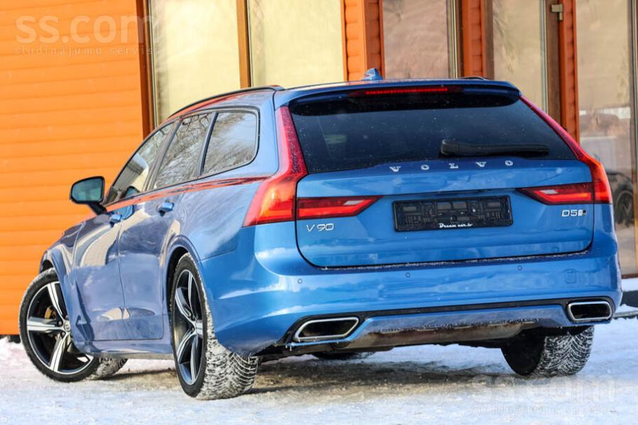 Blue Volvo V90 2019 in Tukums, with an engine capacity of 2.00 L and mileage of 211 thousand km for 18490 €, photo 4 on AUTOMOTO.COM.LV