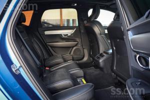 Blue Volvo V90 2019 in Tukums, with an engine capacity of 2.00 L and mileage of 211 thousand km for 18490 €, photo 9 on AUTOMOTO.COM.LV