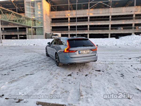 Blue Volvo V90 2019 in Tallinn, with an engine capacity of 2.00 L and mileage of 111 thousand km for 25900 €, photo 2 on AUTOMOTO.COM.LV