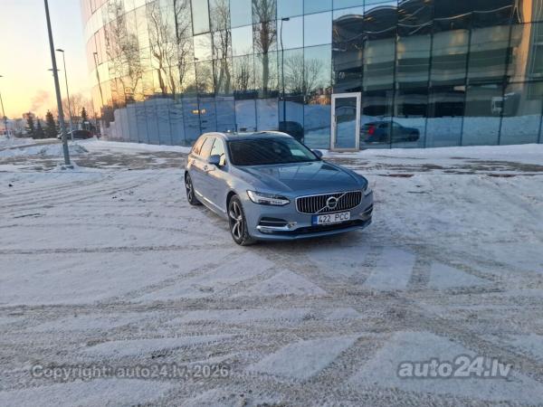 Blue Volvo V90 2019 in Tallinn, with an engine capacity of 2.00 L and mileage of 111 thousand km for 25900 €, photo 4 on AUTOMOTO.COM.LV