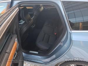 Blue Volvo V90 2019 in Tallinn, with an engine capacity of 2.00 L and mileage of 111 thousand km for 25900 €, photo 6 on AUTOMOTO.COM.LV