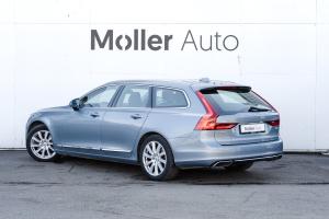 Blue Volvo V90 2019 in Riga, with an engine capacity of 2.00 L and mileage of 121 thousand km for 19550 €, photo 4 on AUTOMOTO.COM.LV