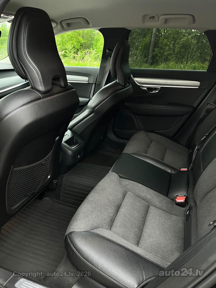Zils Volvo V90 2019 Tallina, ar dzinēja tilpumu 2.00 L un nobraukumu 146 tūkst. km par 19500 €, foto 13 vietnē AUTOMOTO.COM.LV
