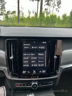 Zils Volvo V90 2019 Tallina, ar dzinēja tilpumu 2.00 L un nobraukumu 146 tūkst. km par 19500 €, foto 18 vietnē AUTOMOTO.COM.LV