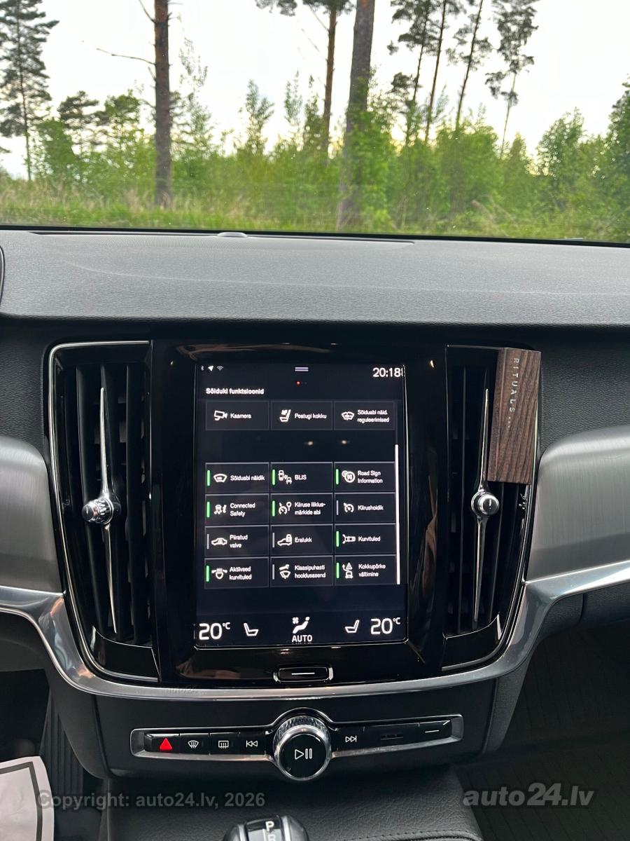 Zils Volvo V90 2019 Tallina, ar dzinēja tilpumu 2.00 L un nobraukumu 146 tūkst. km par 19500 €, foto 18 vietnē AUTOMOTO.COM.LV