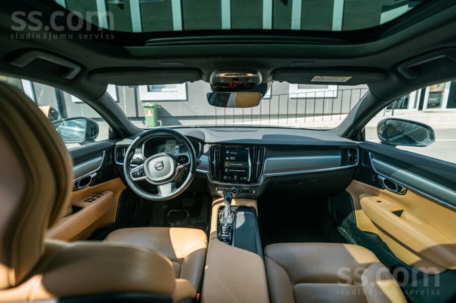 Blue Volvo V90 2019 in Riga, with an engine capacity of 2.00 L and mileage of 172 thousand km for 18700 €, photo 6 on AUTOMOTO.COM.LV