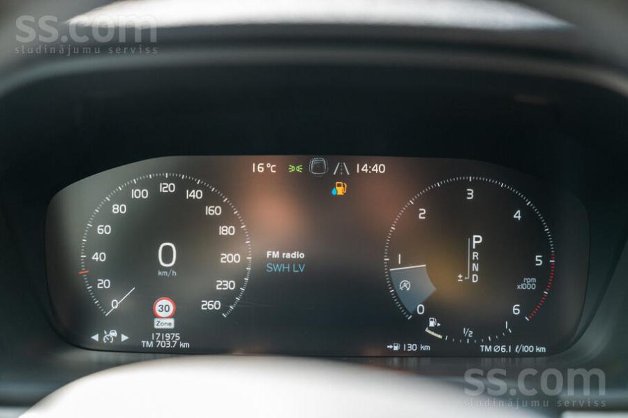 Blue Volvo V90 2019 in Riga, with an engine capacity of 2.00 L and mileage of 172 thousand km for 18700 €, photo 7 on AUTOMOTO.COM.LV
