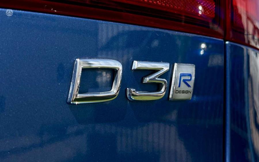 Blue Volvo V90 2019 in Panevezys, with an engine capacity of 1.97 L and mileage of 269 thousand km for 14800 €, photo 10 on AUTOMOTO.COM.LV