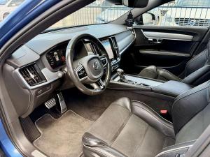 Blue Volvo V90 2019 in Panevezys, with an engine capacity of 1.97 L and mileage of 269 thousand km for 14800 €, photo 13 on AUTOMOTO.COM.LV