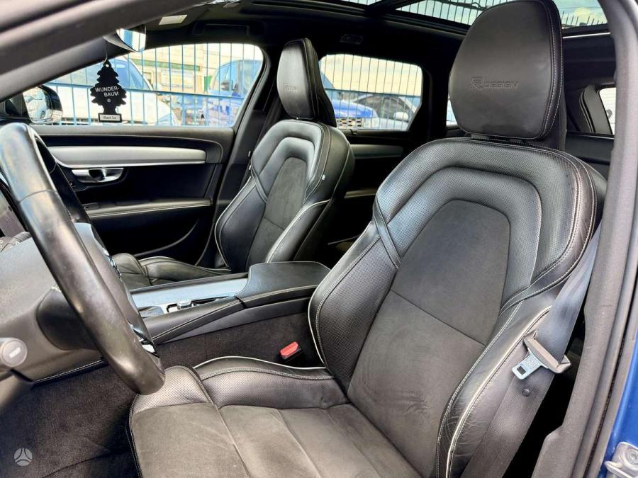 Blue Volvo V90 2019 in Panevezys, with an engine capacity of 1.97 L and mileage of 269 thousand km for 14800 €, photo 14 on AUTOMOTO.COM.LV