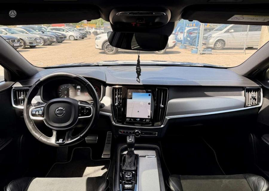 Blue Volvo V90 2019 in Panevezys, with an engine capacity of 1.97 L and mileage of 269 thousand km for 14800 €, photo 15 on AUTOMOTO.COM.LV