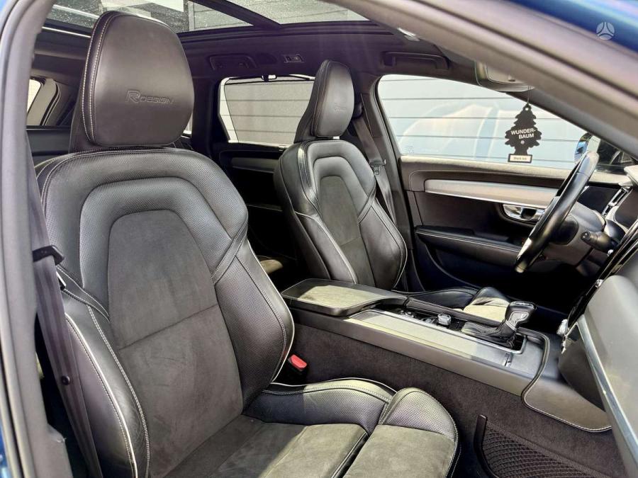 Blue Volvo V90 2019 in Panevezys, with an engine capacity of 1.97 L and mileage of 269 thousand km for 14800 €, photo 22 on AUTOMOTO.COM.LV