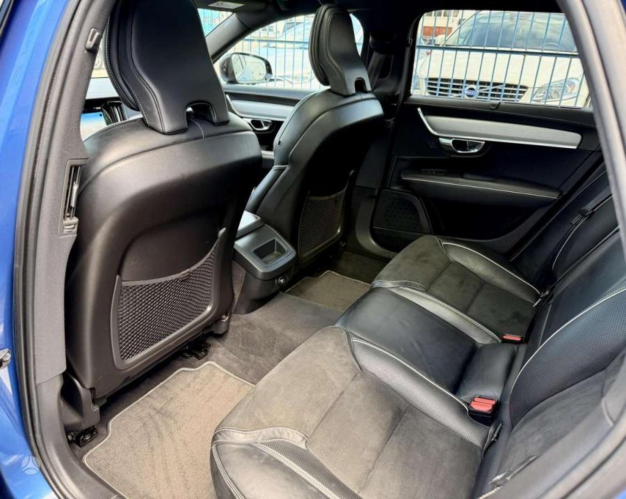 Blue Volvo V90 2019 in Panevezys, with an engine capacity of 1.97 L and mileage of 269 thousand km for 14800 €, photo 27 on AUTOMOTO.COM.LV