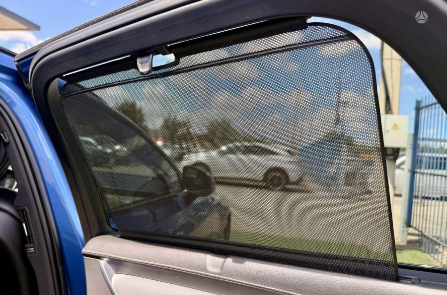 Blue Volvo V90 2019 in Panevezys, with an engine capacity of 1.97 L and mileage of 269 thousand km for 14800 €, photo 29 on AUTOMOTO.COM.LV
