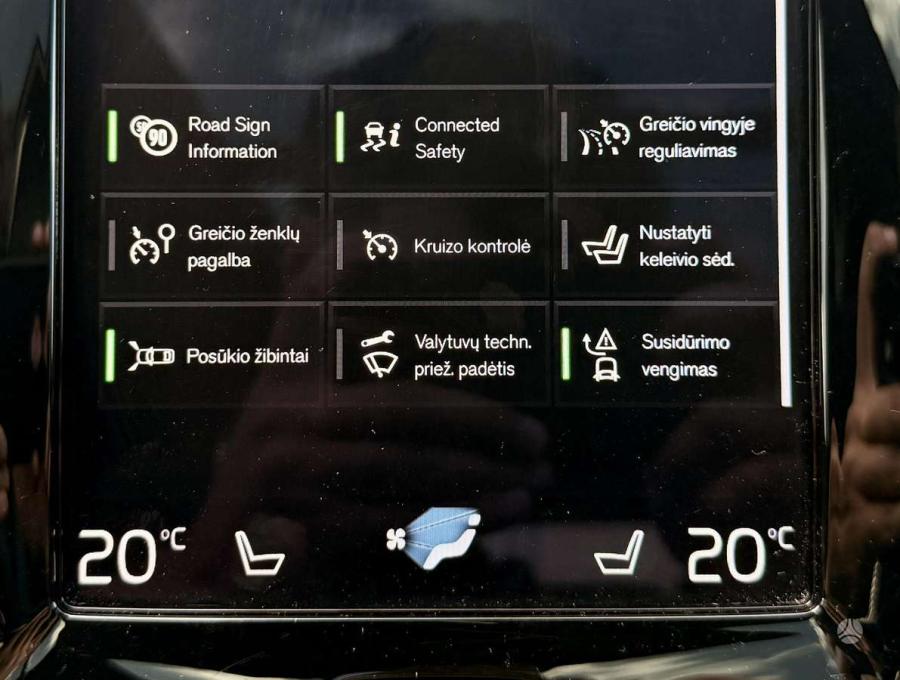 Blue Volvo V90 2019 in Panevezys, with an engine capacity of 1.97 L and mileage of 269 thousand km for 14800 €, photo 36 on AUTOMOTO.COM.LV