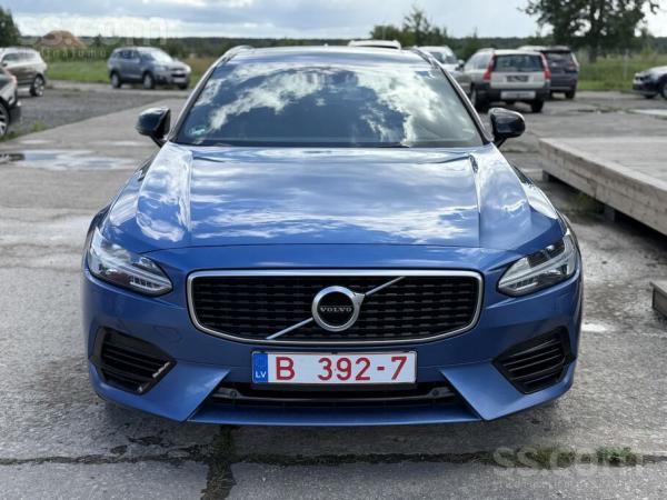 Blue Volvo V90 2019 in Riga, with an engine capacity of 2.00 L and mileage of 267 thousand km for 16900 €, photo 2 on AUTOMOTO.COM.LV