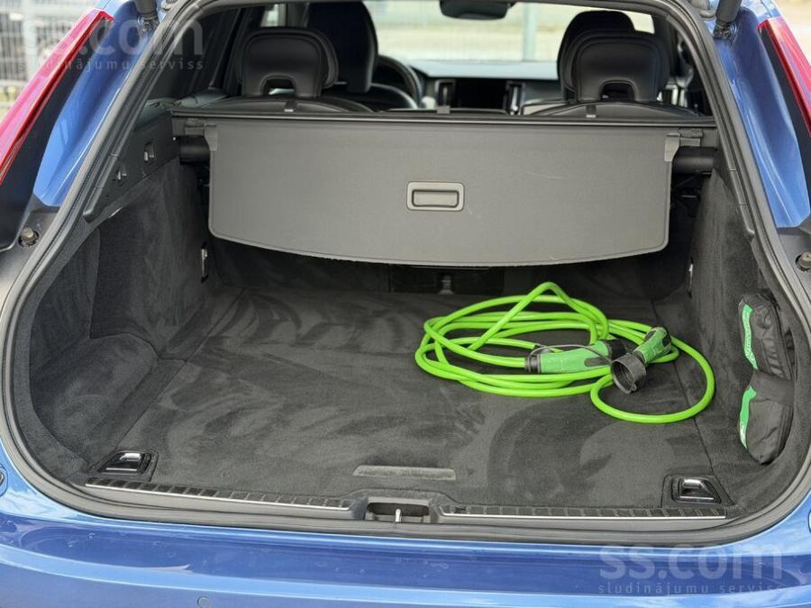 Zils Volvo V90 2019 Rīga, ar dzinēja tilpumu 2.00 L un nobraukumu 267 tūkst. km par 16900 €, foto 20 vietnē AUTOMOTO.COM.LV