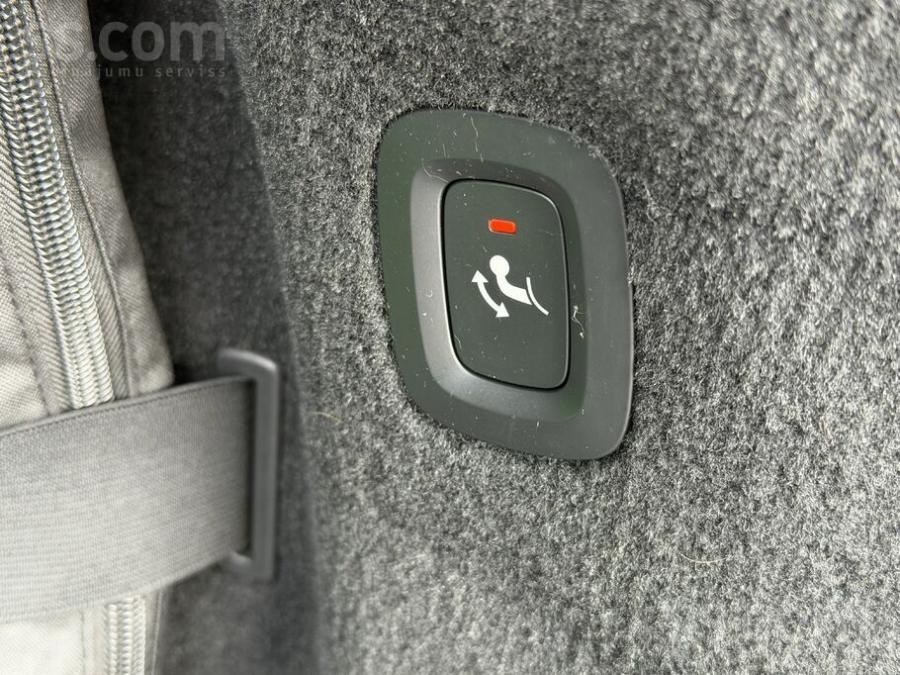 Zils Volvo V90 2019 Rīga, ar dzinēja tilpumu 2.00 L un nobraukumu 267 tūkst. km par 16900 €, foto 22 vietnē AUTOMOTO.COM.LV