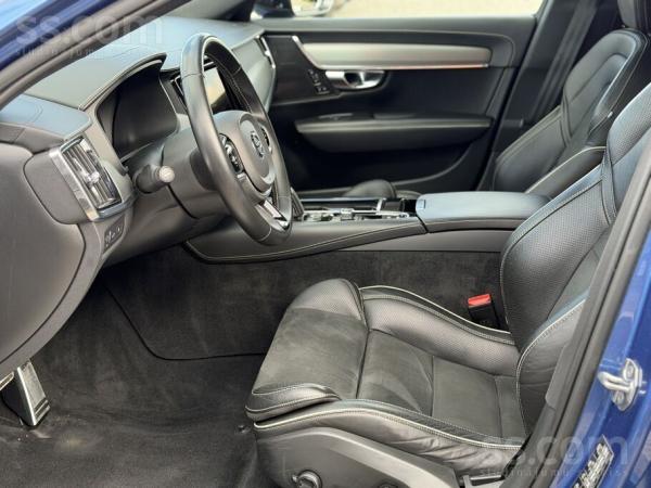 Blue Volvo V90 2019 in Riga, with an engine capacity of 2.00 L and mileage of 267 thousand km for 16900 €, photo 4 on AUTOMOTO.COM.LV