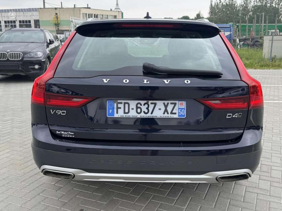 Zils Volvo V90 2019 Tauragė, ar dzinēja tilpumu 1.97 L un nobraukumu 318 tūkst. km par 14900 €, foto 7 vietnē AUTOMOTO.COM.LV