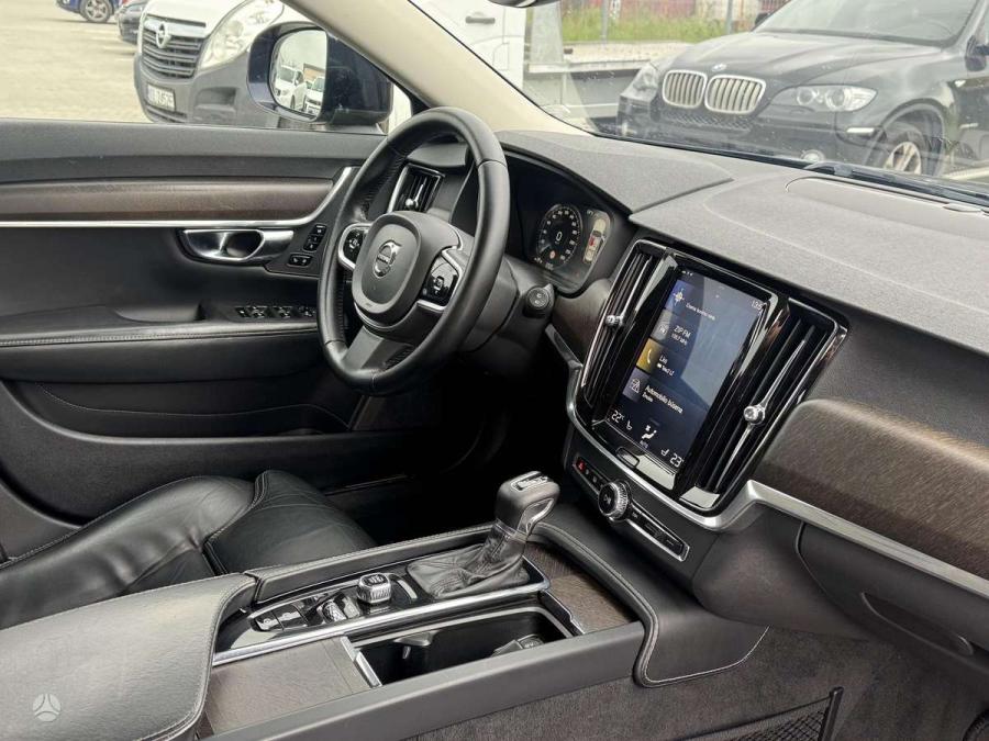 Zils Volvo V90 2019 Tauragė, ar dzinēja tilpumu 1.97 L un nobraukumu 318 tūkst. km par 14900 €, foto 13 vietnē AUTOMOTO.COM.LV