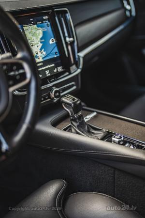 Zils Volvo V90 2019 Tallina, ar dzinēja tilpumu 2.00 L un nobraukumu 157 tūkst. km par 27990 €, foto 8 vietnē AUTOMOTO.COM.LV