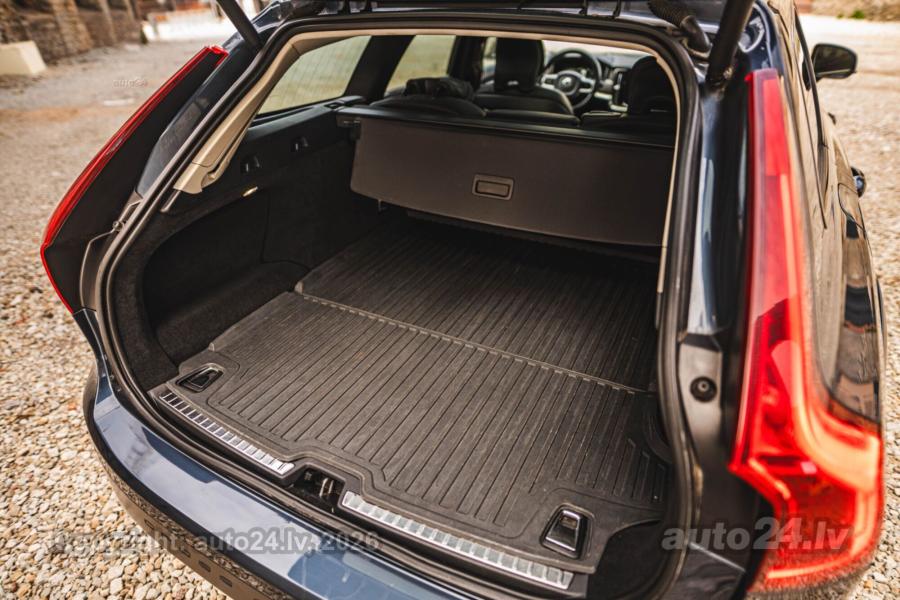 Zils Volvo V90 2019 Tallina, ar dzinēja tilpumu 2.00 L un nobraukumu 157 tūkst. km par 27990 €, foto 14 vietnē AUTOMOTO.COM.LV